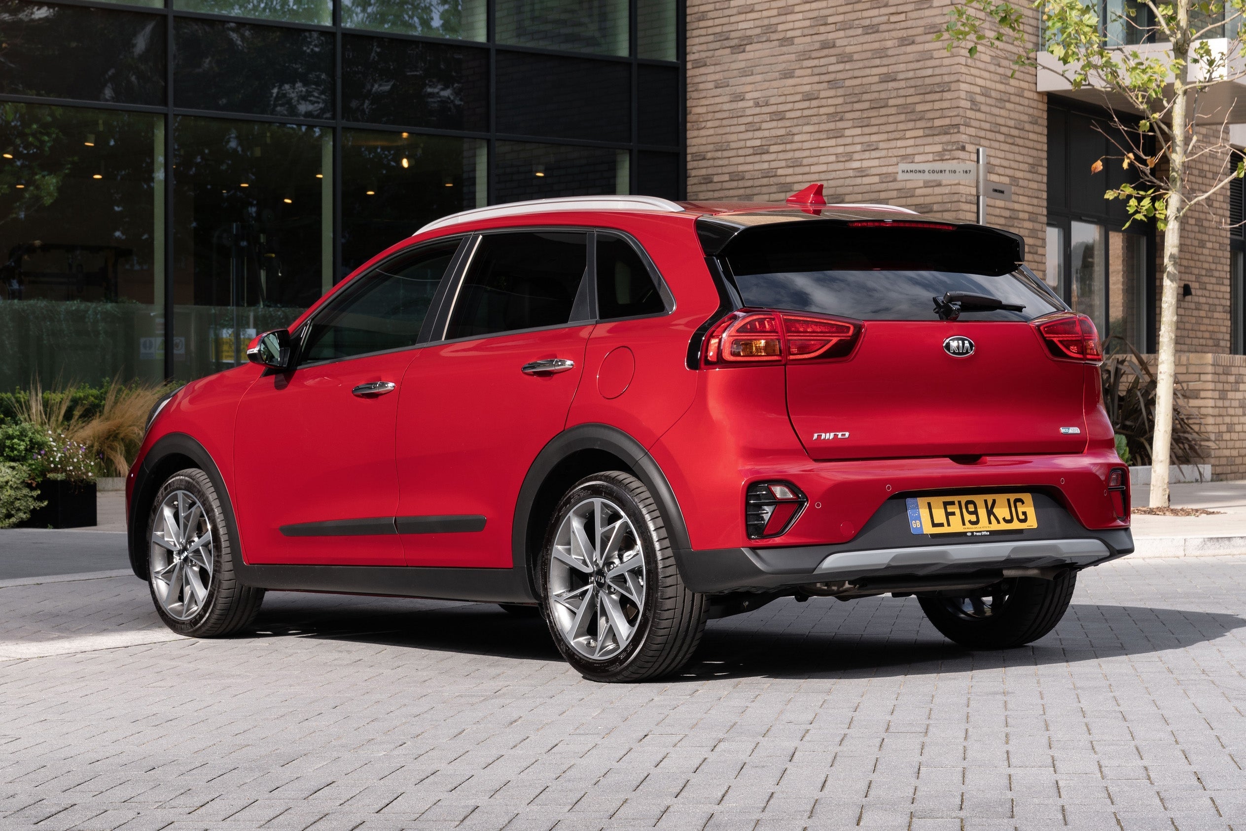 Kia niro plug in hybrid review 2021 store